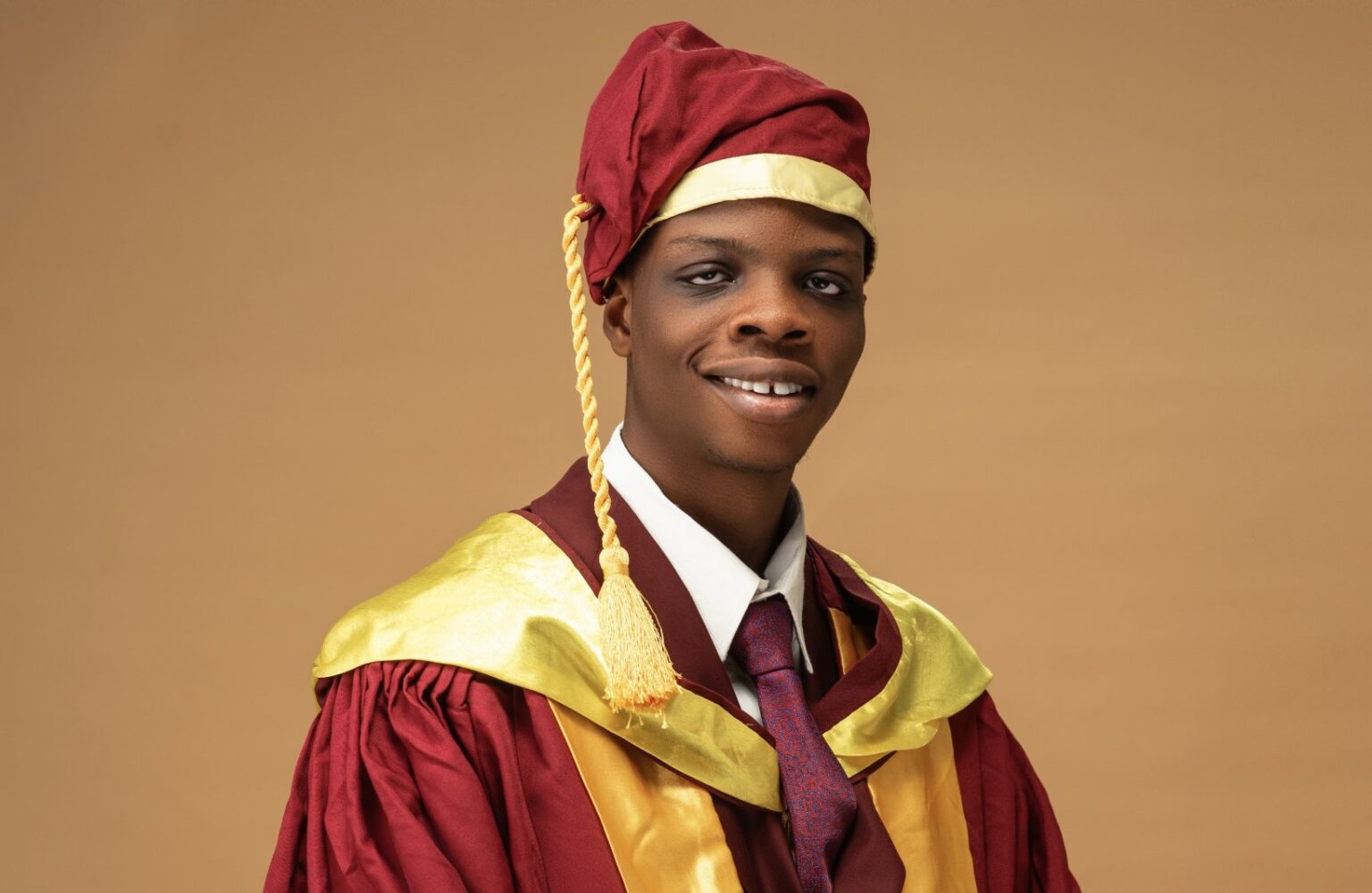 UNILAG First Class Graduate with Perfect 5.0 CGPA Bags Scholarship to ...